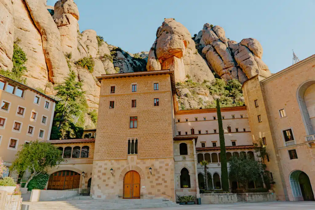 The Best Montserrat Spain Day Trip: A Guide on Barcelona to Montserrat ...