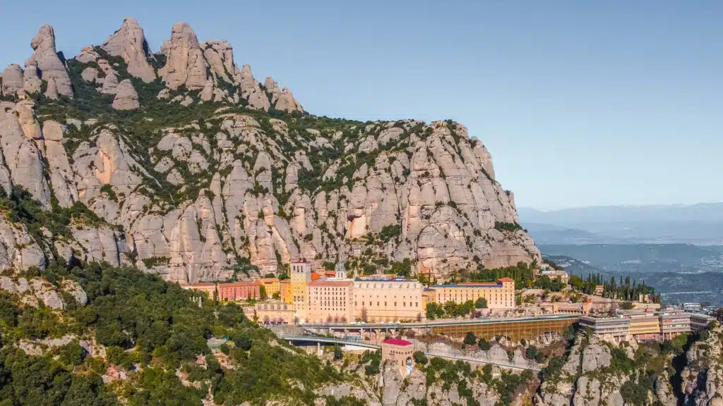The Best Montserrat Spain Day Trip: A Guide on Barcelona to Montserrat ...